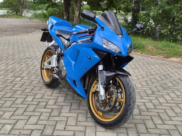 Blue Honda Cbr 2004 in Radviliskis, with an engine capacity of 0.60 L and mileage of 46 thousand km for 3600 €, photo 2 on AUTOMOTO.COM.LV