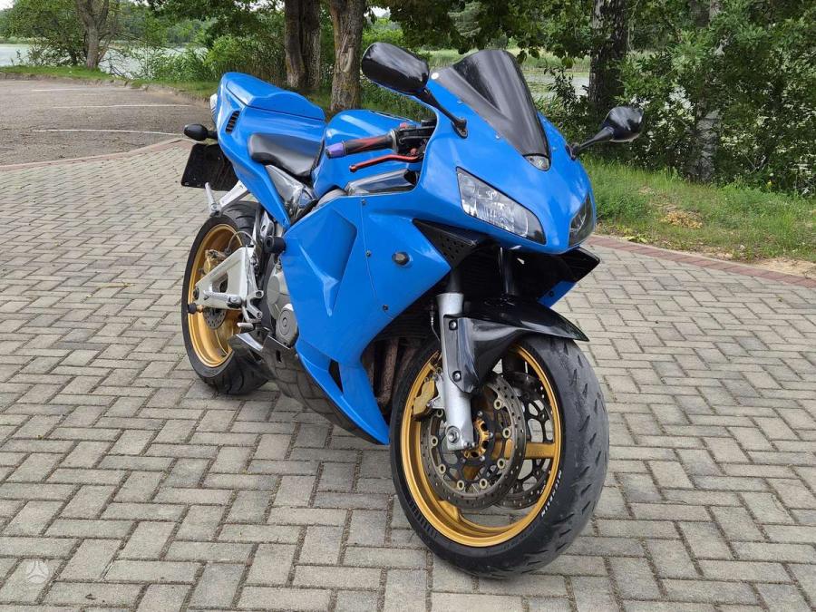 Синий Хонда Cbr 2004 в Радвилишкис, объемом двигателя 0.60 л и пробегом 46 тыс. км за 3600 €, фото 3 на AUTOMOTO.COM.LV
