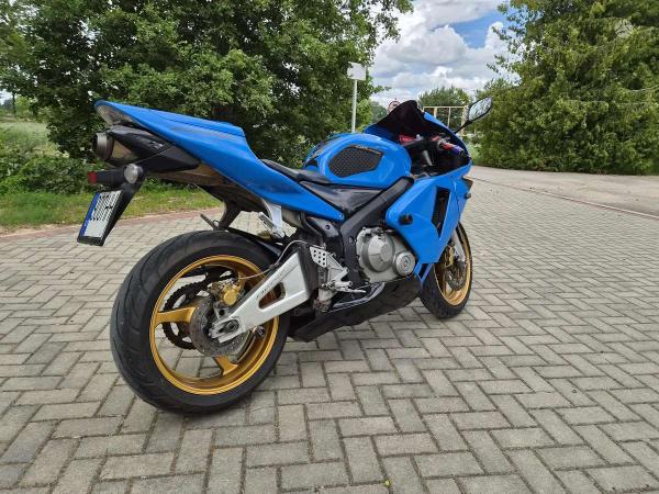Blue Honda Cbr 2004 in Radviliskis, with an engine capacity of 0.60 L and mileage of 46 thousand km for 3600 €, photo 4 on AUTOMOTO.COM.LV