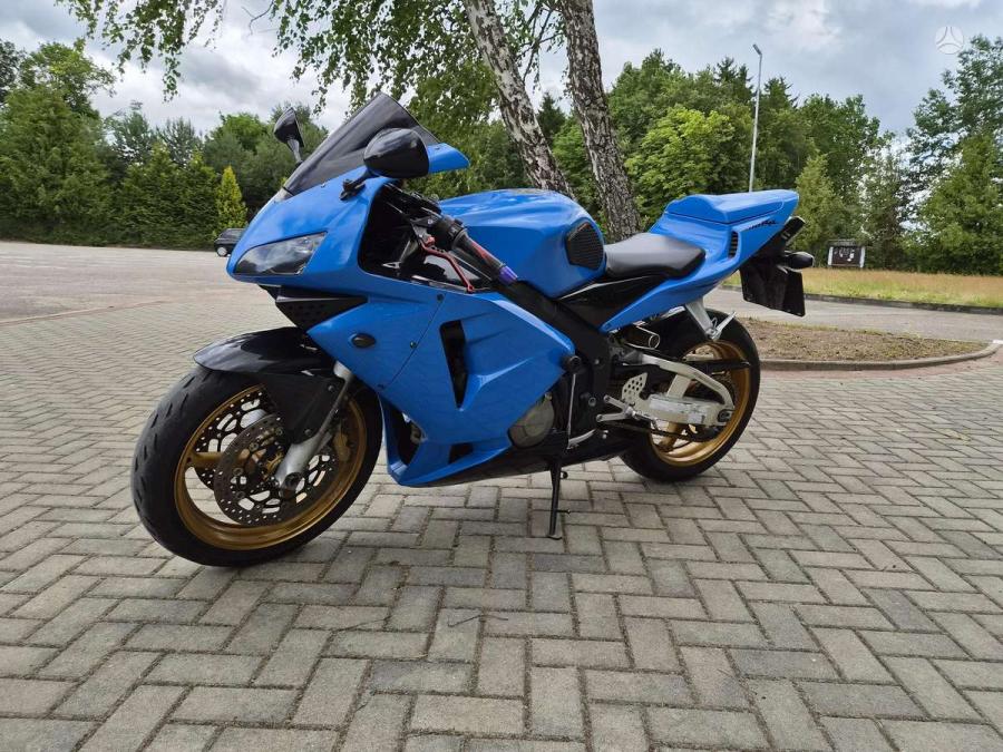Синий Хонда Cbr 2004 в Радвилишкис, объемом двигателя 0.60 л и пробегом 46 тыс. км за 3600 €, фото 7 на AUTOMOTO.COM.LV
