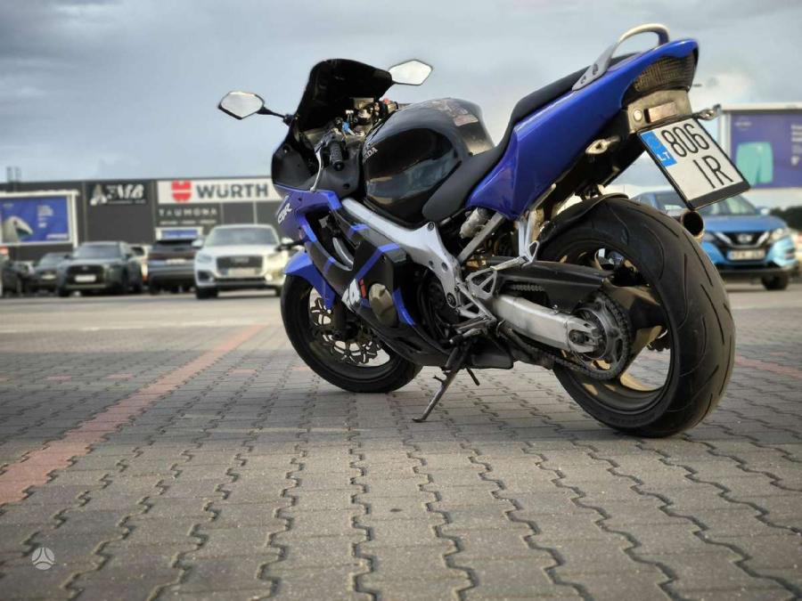 Blue Honda Cbr 2005 in Vilnius, with an engine capacity of 0.60 L and mileage of 76 thousand km for 1600 €, photo 5 on AUTOMOTO.COM.LV