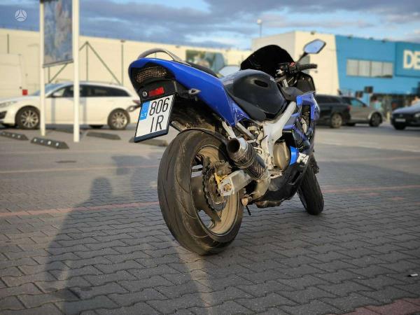 Blue Honda Cbr 2005 in Vilnius, with an engine capacity of 0.60 L and mileage of 76 thousand km for 1600 €, photo 6 on AUTOMOTO.COM.LV