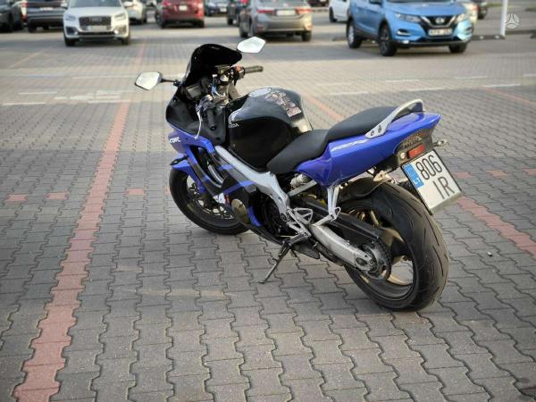 Blue Honda Cbr 2005 in Vilnius, with an engine capacity of 0.60 L and mileage of 76 thousand km for 1600 €, photo 7 on AUTOMOTO.COM.LV
