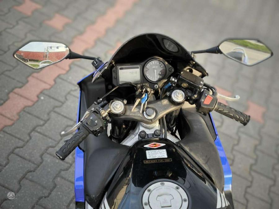 Blue Honda Cbr 2005 in Vilnius, with an engine capacity of 0.60 L and mileage of 76 thousand km for 1600 €, photo 8 on AUTOMOTO.COM.LV