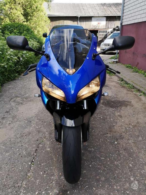 Zils Honda Cbr 2005 Marijampole, ar dzinēja tilpumu 1.00 L un nobraukumu 39 tūkst. km par 4444 €, foto 5 vietnē AUTOMOTO.COM.LV