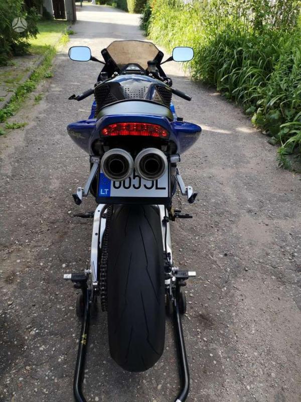 Zils Honda Cbr 2005 Marijampole, ar dzinēja tilpumu 1.00 L un nobraukumu 39 tūkst. km par 4444 €, foto 6 vietnē AUTOMOTO.COM.LV