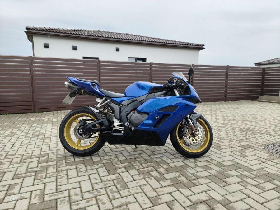 Zils Honda Cbr 2005 Klaipėda, ar dzinēja tilpumu 1.00 L un nobraukumu 68 tūkst. km par 4500 €, foto 4 vietnē AUTOMOTO.COM.LV