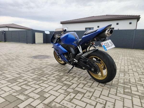 Синий Хонда Cbr 2005 в Клайпеда, объемом двигателя 1.00 л и пробегом 68 тыс. км за 4500 €, фото 5 на AUTOMOTO.COM.LV