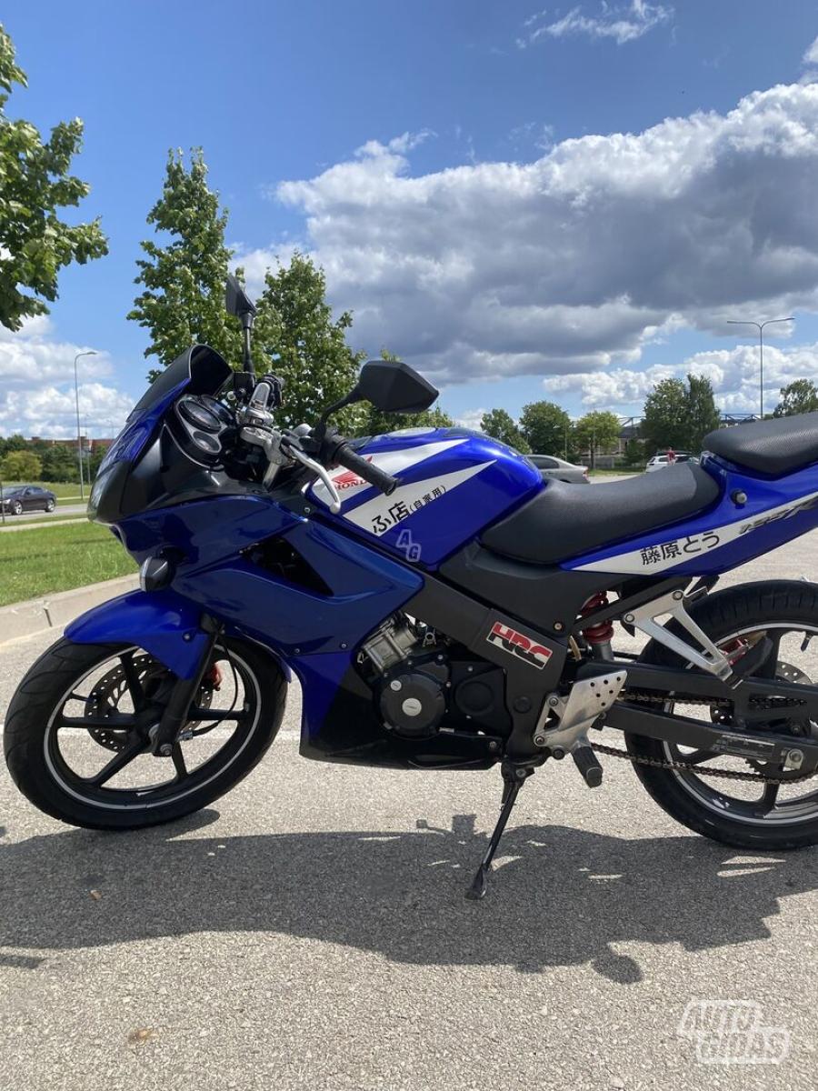 Синий Хонда Cbr 2007 в Мажейкяй, объемом двигателя 0.13 л и пробегом 48 тыс. км за 1100 €, фото 6 на AUTOMOTO.COM.LV