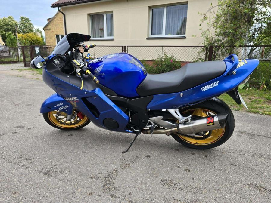 Blue Honda Cbr 2007 in Siauliai, with an engine capacity of 1.10 L and mileage of 78 thousand km for 3500 €, photo 1 on AUTOMOTO.COM.LV