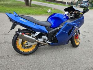 Blue Honda Cbr 2007 in Siauliai, with an engine capacity of 1.10 L and mileage of 78 thousand km for 3500 €, photo 5 on AUTOMOTO.COM.LV
