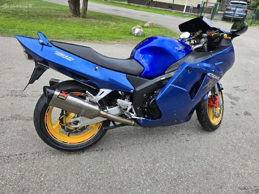 Blue Honda Cbr 2007 in Siauliai, with an engine capacity of 1.10 L and mileage of 78 thousand km for 3500 €, photo 5 on AUTOMOTO.COM.LV