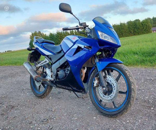 Blue Honda Cbr 2009 in Silale, with an engine capacity of 0.13 L and mileage of 26 thousand km for 1399 €, photo 1 on AUTOMOTO.COM.LV