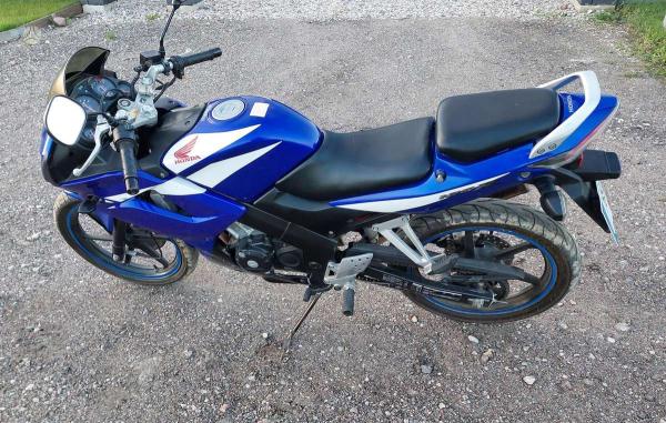 Blue Honda Cbr 2009 in Silale, with an engine capacity of 0.13 L and mileage of 26 thousand km for 1399 €, photo 2 on AUTOMOTO.COM.LV