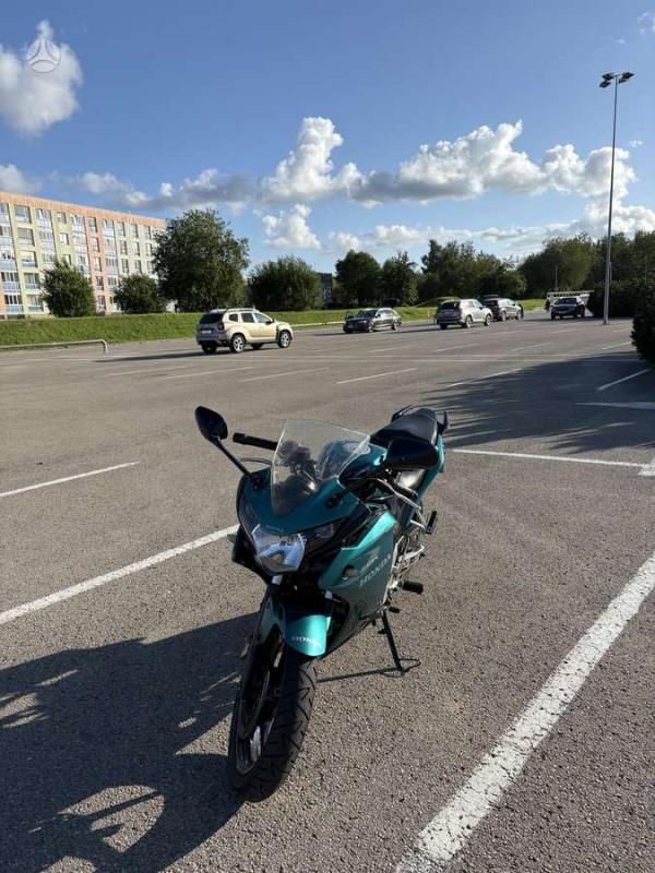 Зеленый Хонда Cbr 2013 в Шяуляй, объемом двигателя 0.13 л и пробегом 37 тыс. км за 1500 €, фото 2 на AUTOMOTO.COM.LV