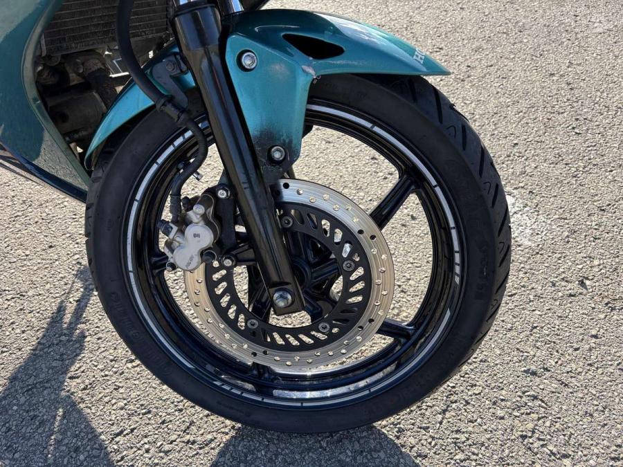 Green Honda Cbr 2013 in Siauliai, with an engine capacity of 0.13 L and mileage of 37 thousand km for 1500 €, photo 10 on AUTOMOTO.COM.LV