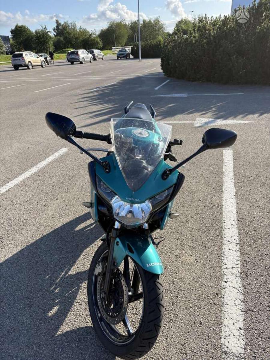 Green Honda Cbr 2013 in Siauliai, with an engine capacity of 0.13 L and mileage of 37 thousand km for 1500 €, photo 11 on AUTOMOTO.COM.LV