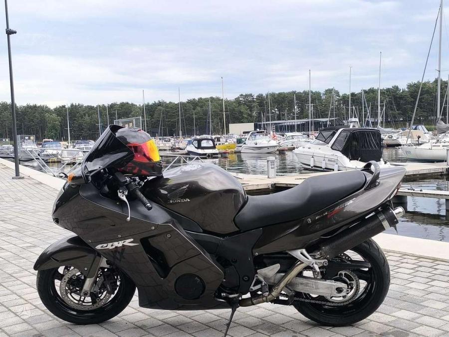 Серый Хонда Cbr 1996 в Каунас, объемом двигателя 1.10 л и пробегом 77 тыс. км за 2299 €, фото 3 на AUTOMOTO.COM.LV