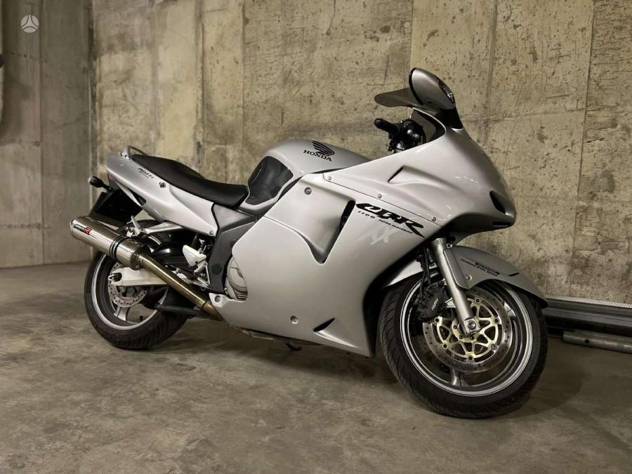 Pelēks Honda Cbr 2003 Kauņa, ar dzinēja tilpumu 1.14 L un nobraukumu 70 tūkst. km par 3000 €, foto 5 vietnē AUTOMOTO.COM.LV