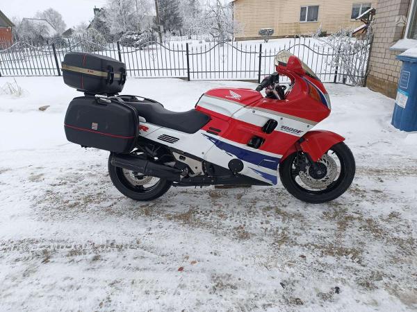 Honda Cbr 1992 Vilkaviškis, ar dzinēja tilpumu 1.00 L un nobraukumu 81 tūkst. km par 2000 €, foto 5 vietnē AUTOMOTO.COM.LV