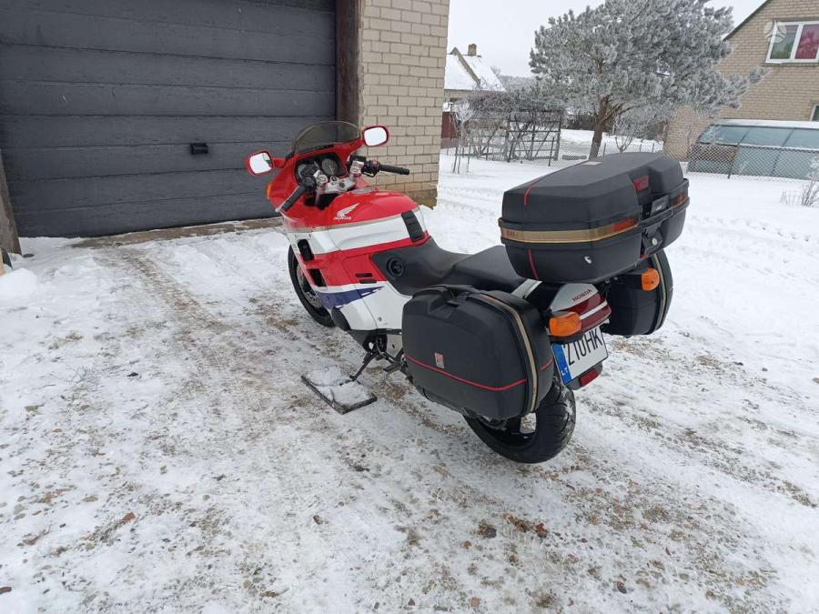 Honda Cbr 1992 Vilkaviškis, ar dzinēja tilpumu 1.00 L un nobraukumu 81 tūkst. km par 2000 €, foto 8 vietnē AUTOMOTO.COM.LV