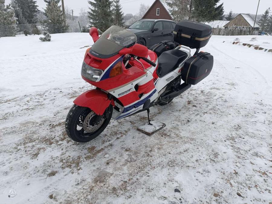 Honda Cbr 1992 Vilkaviškis, ar dzinēja tilpumu 1.00 L un nobraukumu 81 tūkst. km par 2000 €, foto 10 vietnē AUTOMOTO.COM.LV