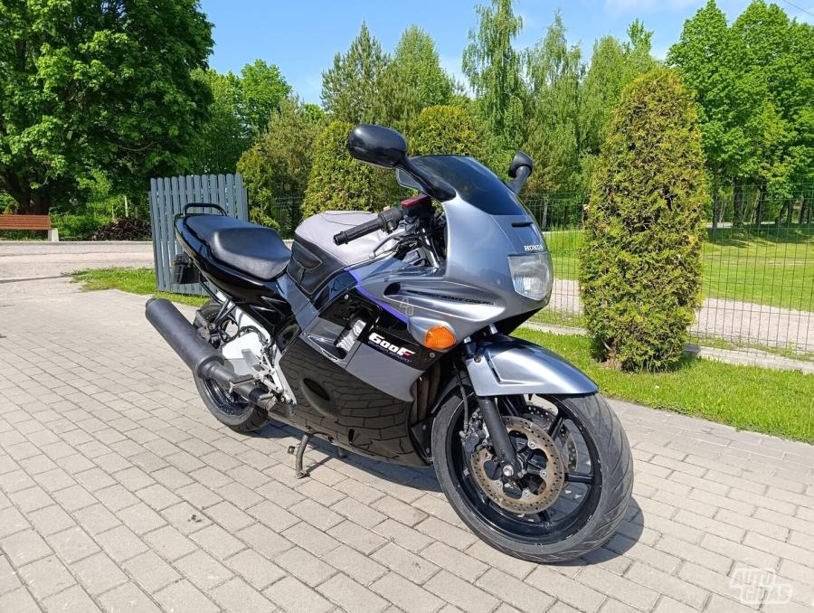Honda Cbr 1992 Jurbarkas, ar dzinēja tilpumu 0.60 L un nobraukumu 80 tūkst. km par 950 €, foto 3 vietnē AUTOMOTO.COM.LV