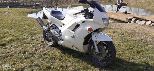 Хонда Cbr 1993 в Кайшядорис, объемом двигателя 0.60 л и пробегом 28 тыс. км за 900 €, фото 1 на AUTOMOTO.COM.LV