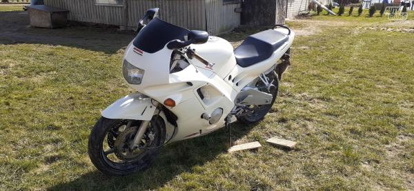 Хонда Cbr 1993 в Кайшядорис, объемом двигателя 0.60 л и пробегом 28 тыс. км за 900 €, фото 2 на AUTOMOTO.COM.LV