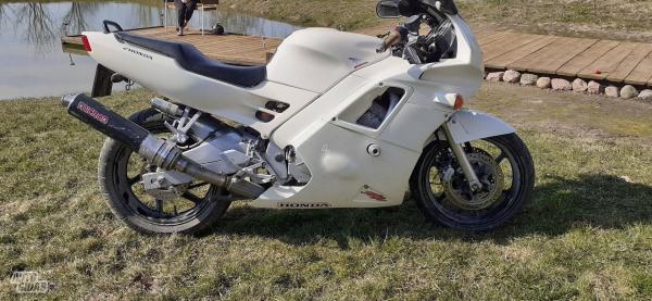 Хонда Cbr 1993 в Кайшядорис, объемом двигателя 0.60 л и пробегом 28 тыс. км за 900 €, фото 3 на AUTOMOTO.COM.LV