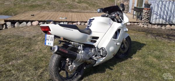Хонда Cbr 1993 в Кайшядорис, объемом двигателя 0.60 л и пробегом 28 тыс. км за 900 €, фото 6 на AUTOMOTO.COM.LV