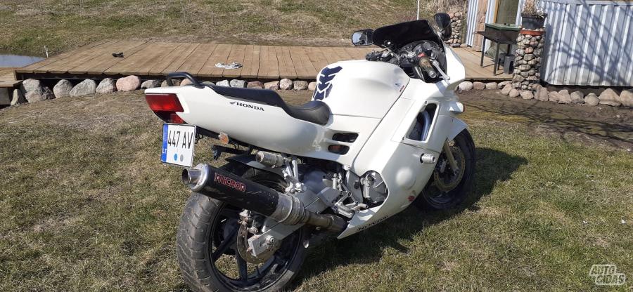 Хонда Cbr 1993 в Кайшядорис, объемом двигателя 0.60 л и пробегом 28 тыс. км за 900 €, фото 7 на AUTOMOTO.COM.LV