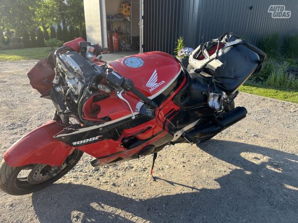 Хонда Cbr 1994 в Расейняй, объемом двигателя 1.00 л и пробегом 0 тыс. км за 310 €, фото 3 на AUTOMOTO.COM.LV