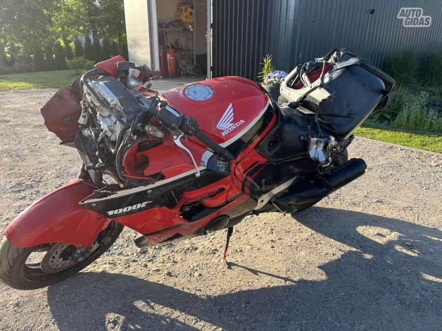Хонда Cbr 1994 в Расейняй, объемом двигателя 1.00 л и пробегом 0 тыс. км за 310 €, фото 4 на AUTOMOTO.COM.LV