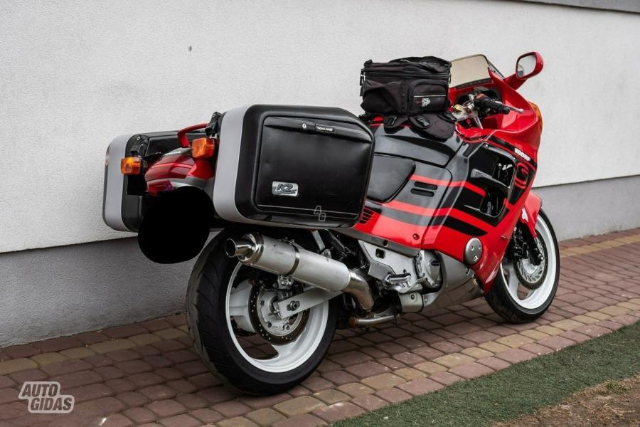 Honda Cbr 1994 Viļņa, ar dzinēja tilpumu 1.00 L un nobraukumu 94 tūkst. km par 1800 €, foto 4 vietnē AUTOMOTO.COM.LV