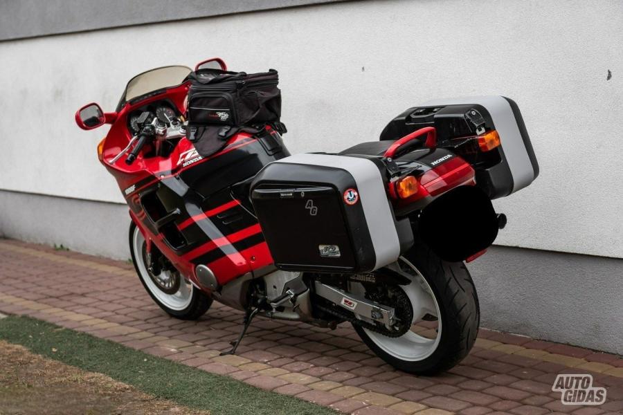 Honda Cbr 1994 Viļņa, ar dzinēja tilpumu 1.00 L un nobraukumu 94 tūkst. km par 1800 €, foto 5 vietnē AUTOMOTO.COM.LV