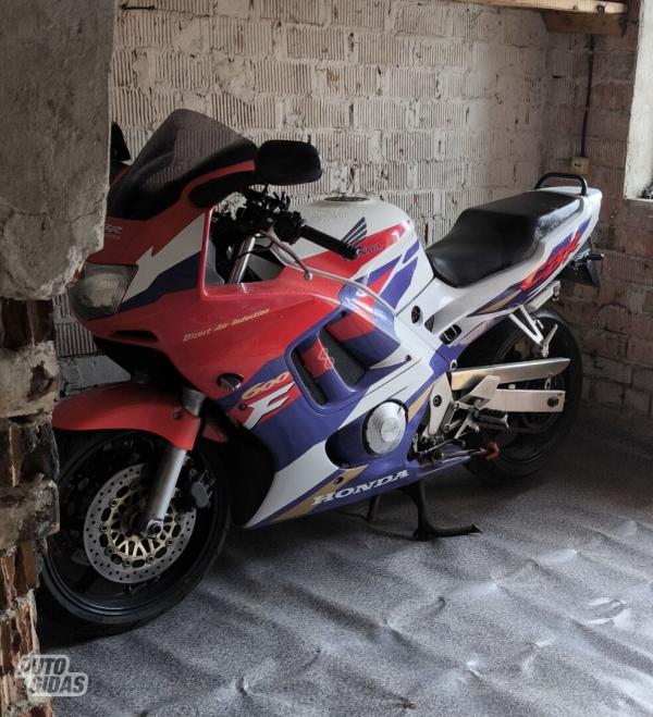 Honda Cbr 1995 in Kaunas, with an engine capacity of 0.60 L and mileage of 40 thousand km for 1500 €, photo 1 on AUTOMOTO.COM.LV