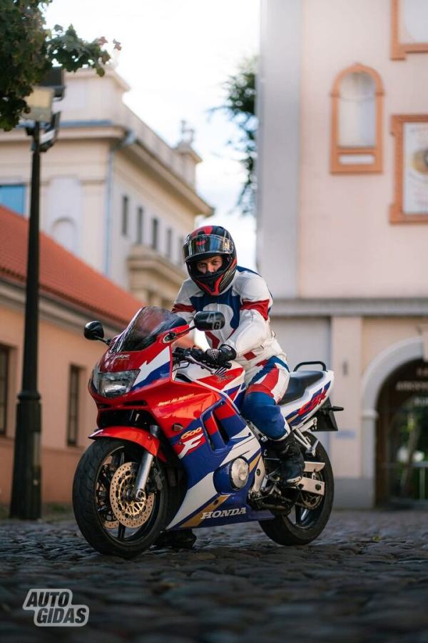 Honda Cbr 1995 in Kaunas, with an engine capacity of 0.60 L and mileage of 40 thousand km for 1500 €, photo 2 on AUTOMOTO.COM.LV