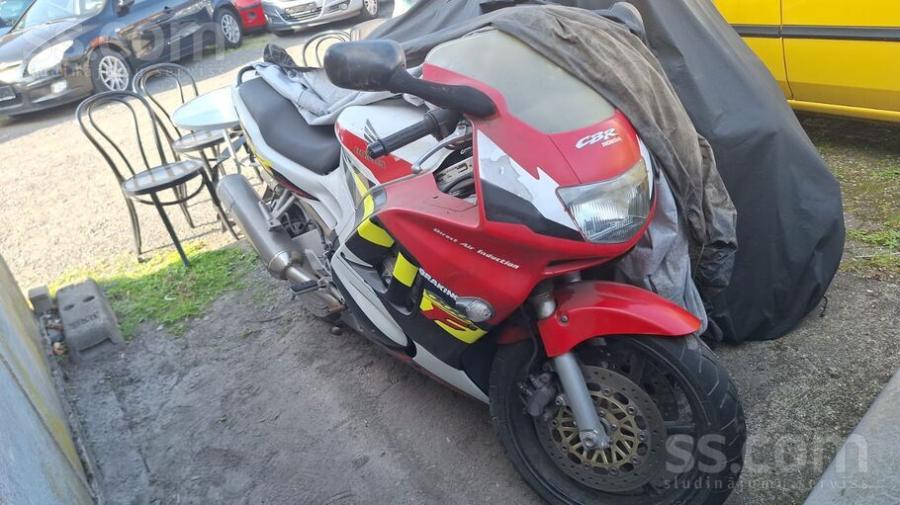Хонда Cbr 1996 в Лиепая, объемом двигателя 0.60 л и пробегом 0 тыс. км за 800 €, фото 1 на AUTOMOTO.COM.LV