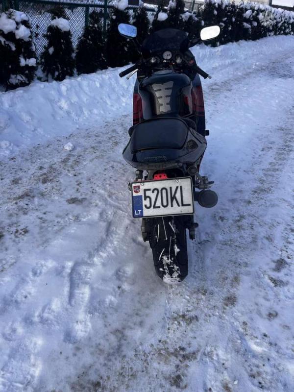 Хонда Cbr 1997 в Вильнюс, объемом двигателя 0.60 л и пробегом 52 тыс. км за 1600 €, фото 5 на AUTOMOTO.COM.LV