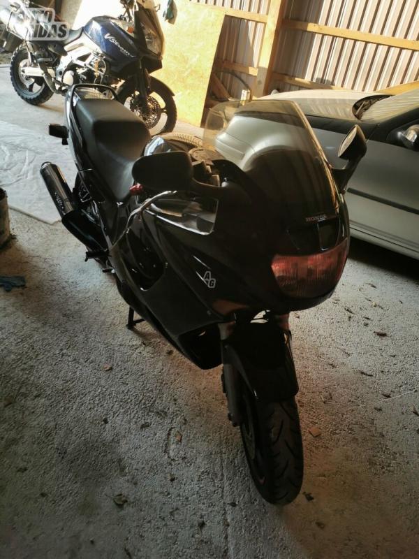 Хонда Cbr 1997 в Вилкавишкис, объемом двигателя 0.00 л и пробегом 0 тыс. км за 1200 €, фото 1 на AUTOMOTO.COM.LV