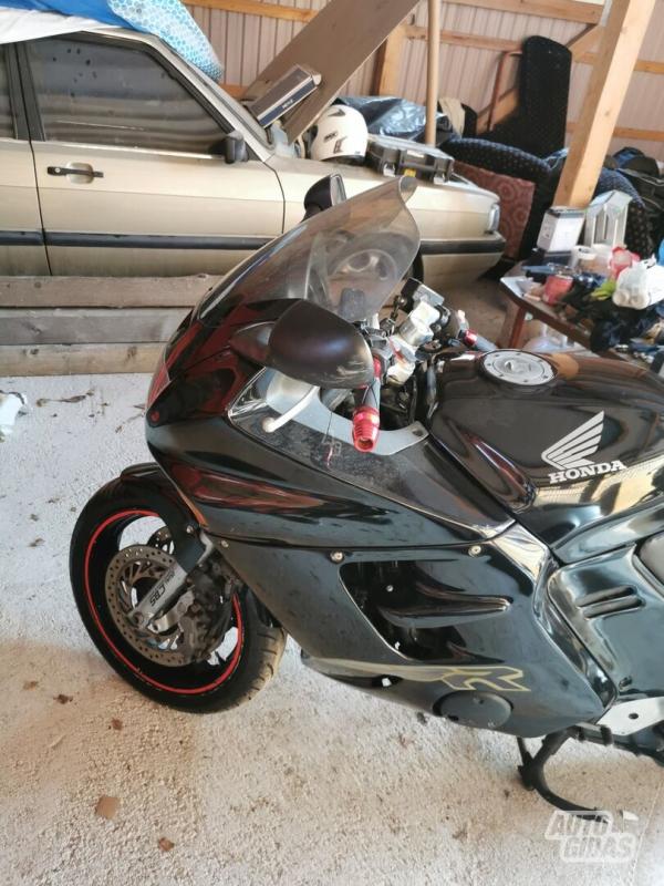 Хонда Cbr 1997 в Вилкавишкис, объемом двигателя 0.00 л и пробегом 0 тыс. км за 1200 €, фото 2 на AUTOMOTO.COM.LV