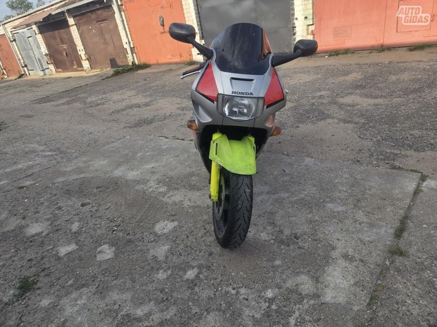 Honda Cbr 1997 Alīta, ar dzinēja tilpumu 0.00 L un nobraukumu 65 tūkst. km par 900 €, foto 6 vietnē AUTOMOTO.COM.LV