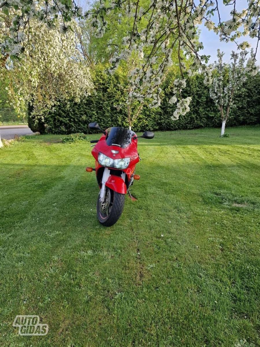 Honda Cbr 1998 in Elektrenai, with an engine capacity of 0.00 L and mileage of 0 thousand km for 2650 €, photo 1 on AUTOMOTO.COM.LV