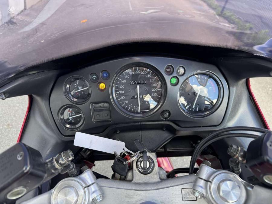 Honda Cbr 1998 Viļņa, ar dzinēja tilpumu 1.10 L un nobraukumu 57 tūkst. km par 2950 €, foto 7 vietnē AUTOMOTO.COM.LV