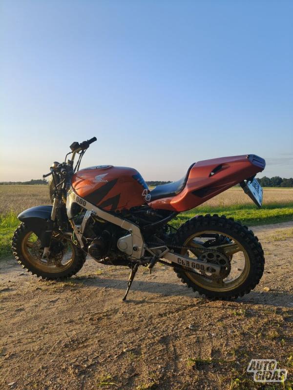 Honda Cbr 1999 Tauragė, ar dzinēja tilpumu 0.60 L un nobraukumu 0 tūkst. km par 600 €, foto 5 vietnē AUTOMOTO.COM.LV