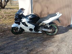 Хонда Cbr 2000 в Бауска, объемом двигателя 0.60 л и пробегом 0 тыс. км за 1600 €, фото  на AUTOMOTO.COM.LV