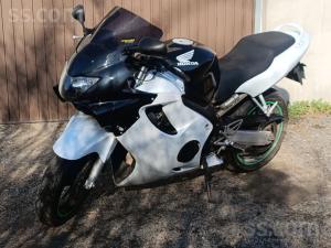 Хонда Cbr 2000 в Бауска, объемом двигателя 0.60 л и пробегом 0 тыс. км за 1600 €, фото 3 на AUTOMOTO.COM.LV