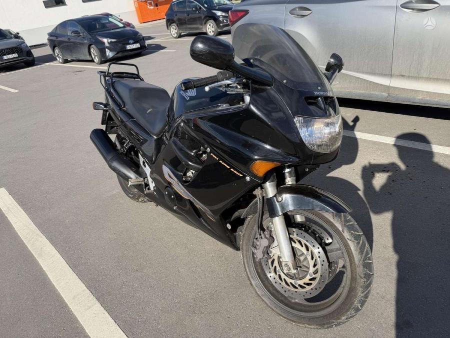 Honda Cbr 2000 in Vilnius, with an engine capacity of 1.00 L and mileage of 130 thousand km for 1600 €, photo 3 on AUTOMOTO.COM.LV