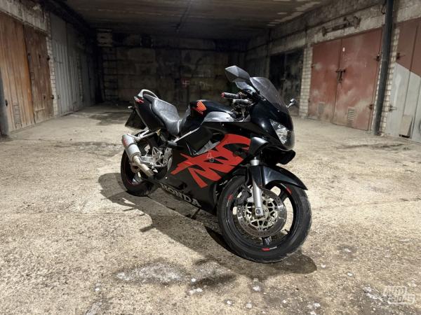 Хонда Cbr 2000 в Каунас, объемом двигателя 0.00 л и пробегом 0 тыс. км за 1700 €, фото 5 на AUTOMOTO.COM.LV